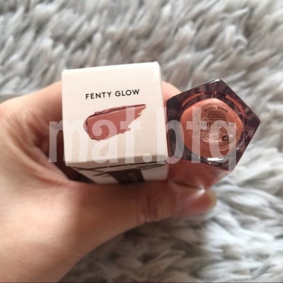 Fenty Beauty | Makeup | Fenty Beauty Fenty Glow Gloss Bomb | Poshmark